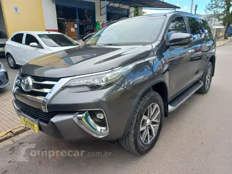 Toyota - HILUX SW4 SRX - 2019 - 239.000,00 - 2338420